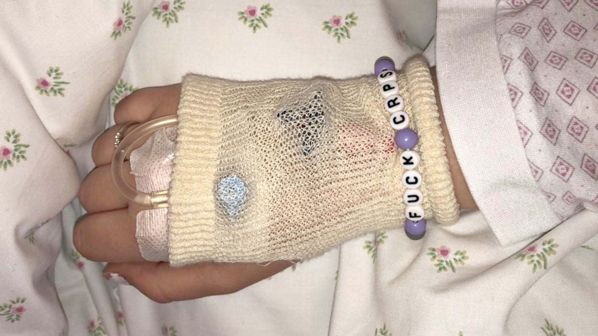 Emma (20) lever med ekstreme smerter – livet er satt på vent - smp.no